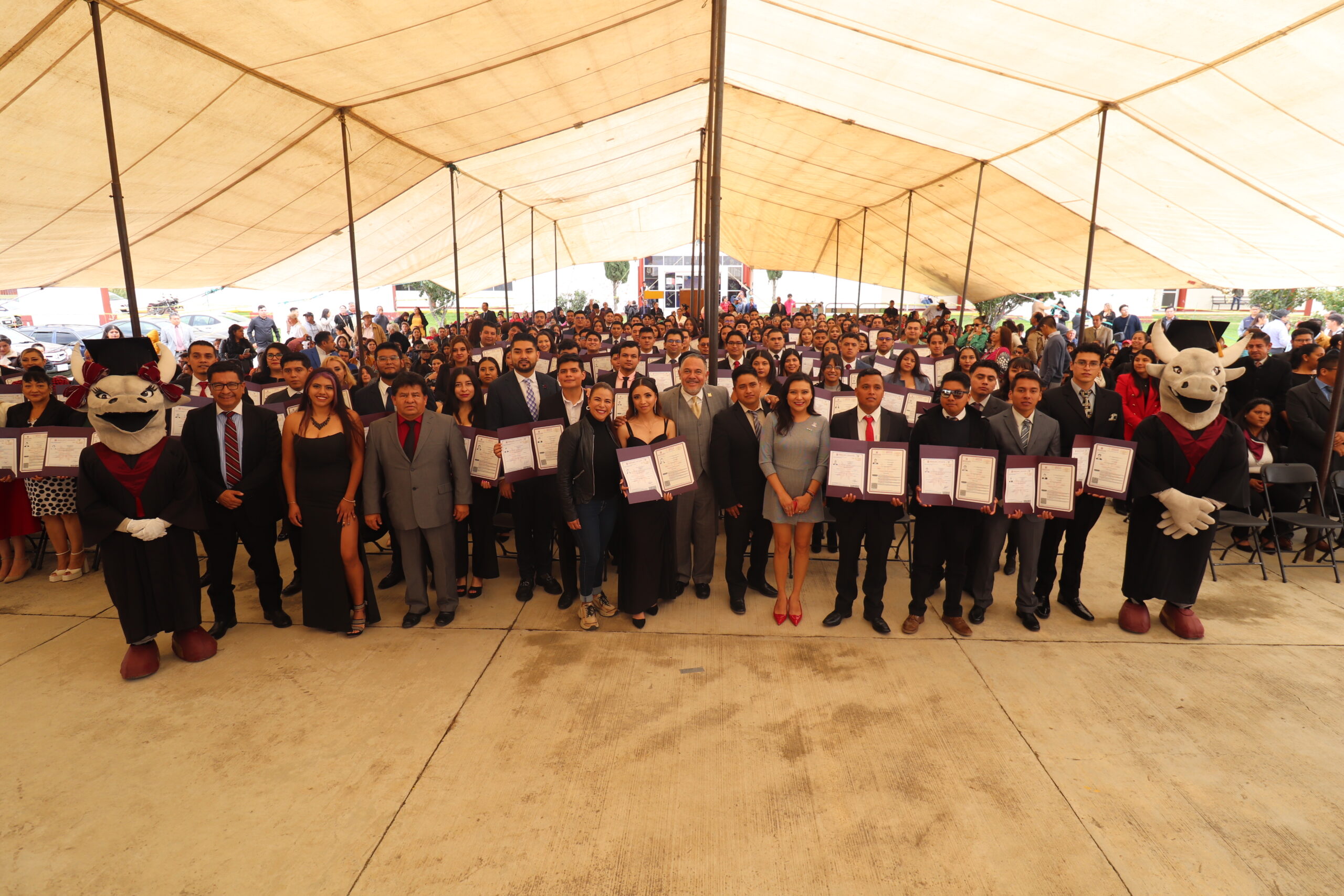 UPT entrega más de 100 títulos profesionales - Sin Filtro Mx